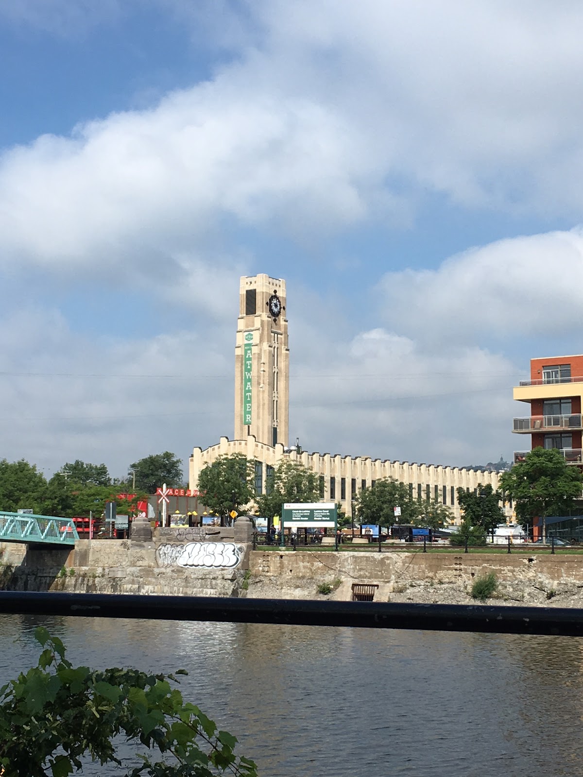 Awkwordly Emma: Quebec Travels, Part One