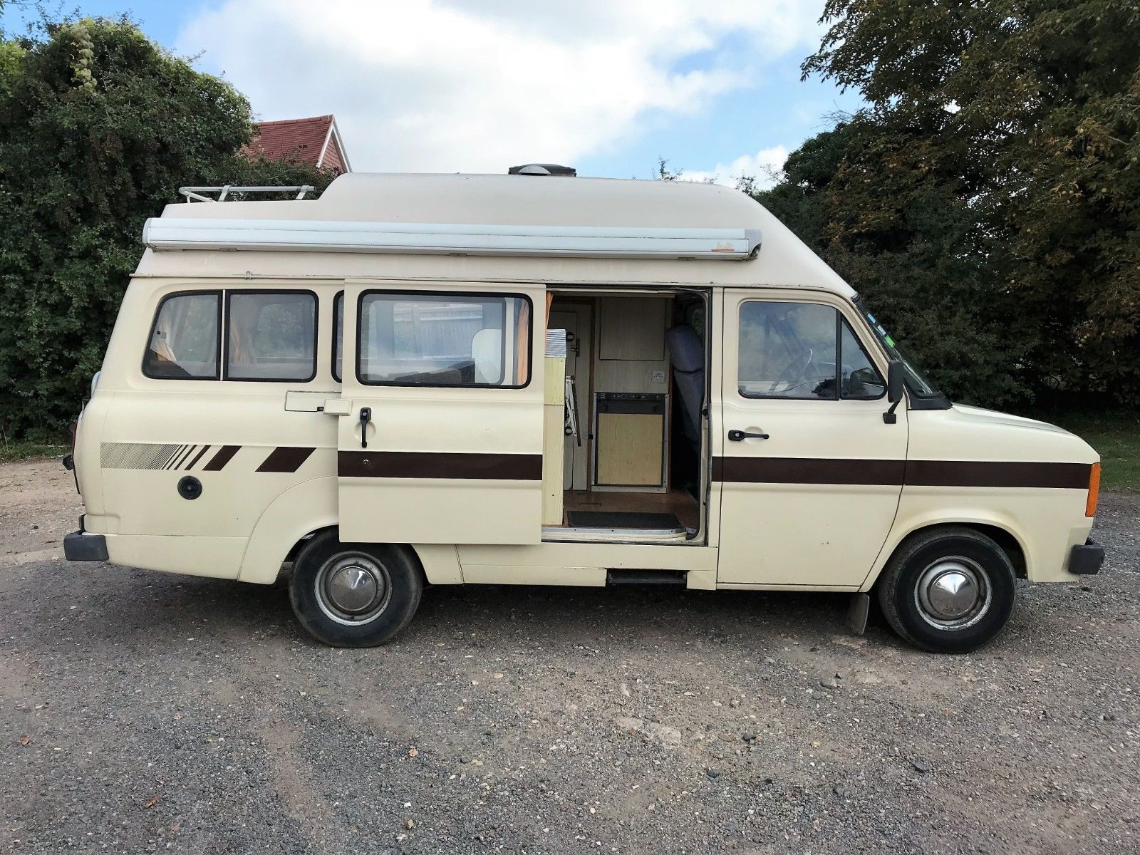 CLASSICS FOR SALE: 1985 FORD TRANSIT MkII 2.0 LITRE LWB CAMPER Left ...
