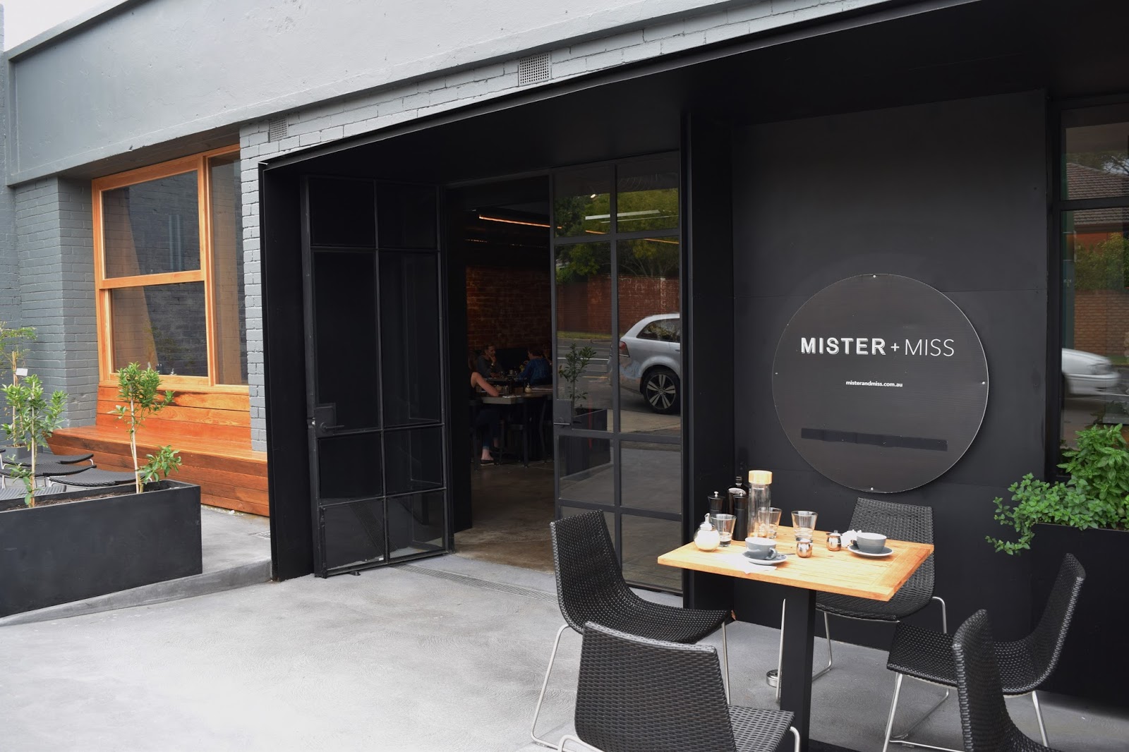 Mister + Miss Cafe, Mont Albert