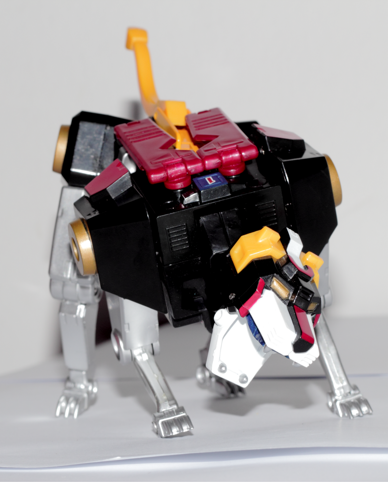 Model kit of the year!: Toynami Voltron Lion Force Collector's set ...