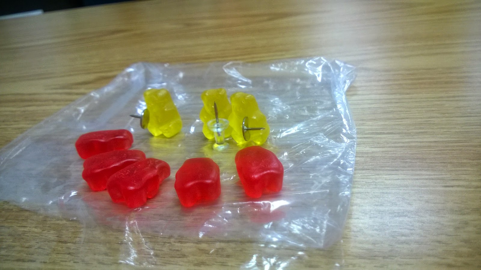 A View of the Web: Gummy Governments