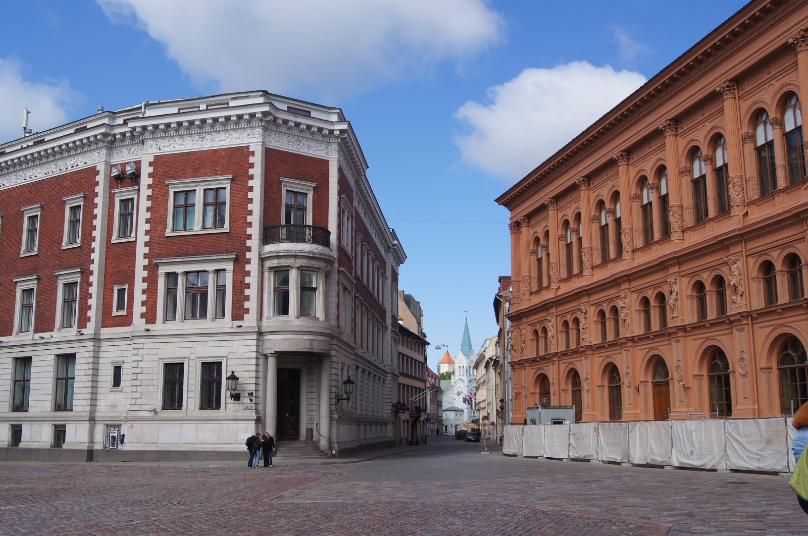 Judy and Dani's Silkroad adventure: No 3 Vilnius - Kaunas - Riga
