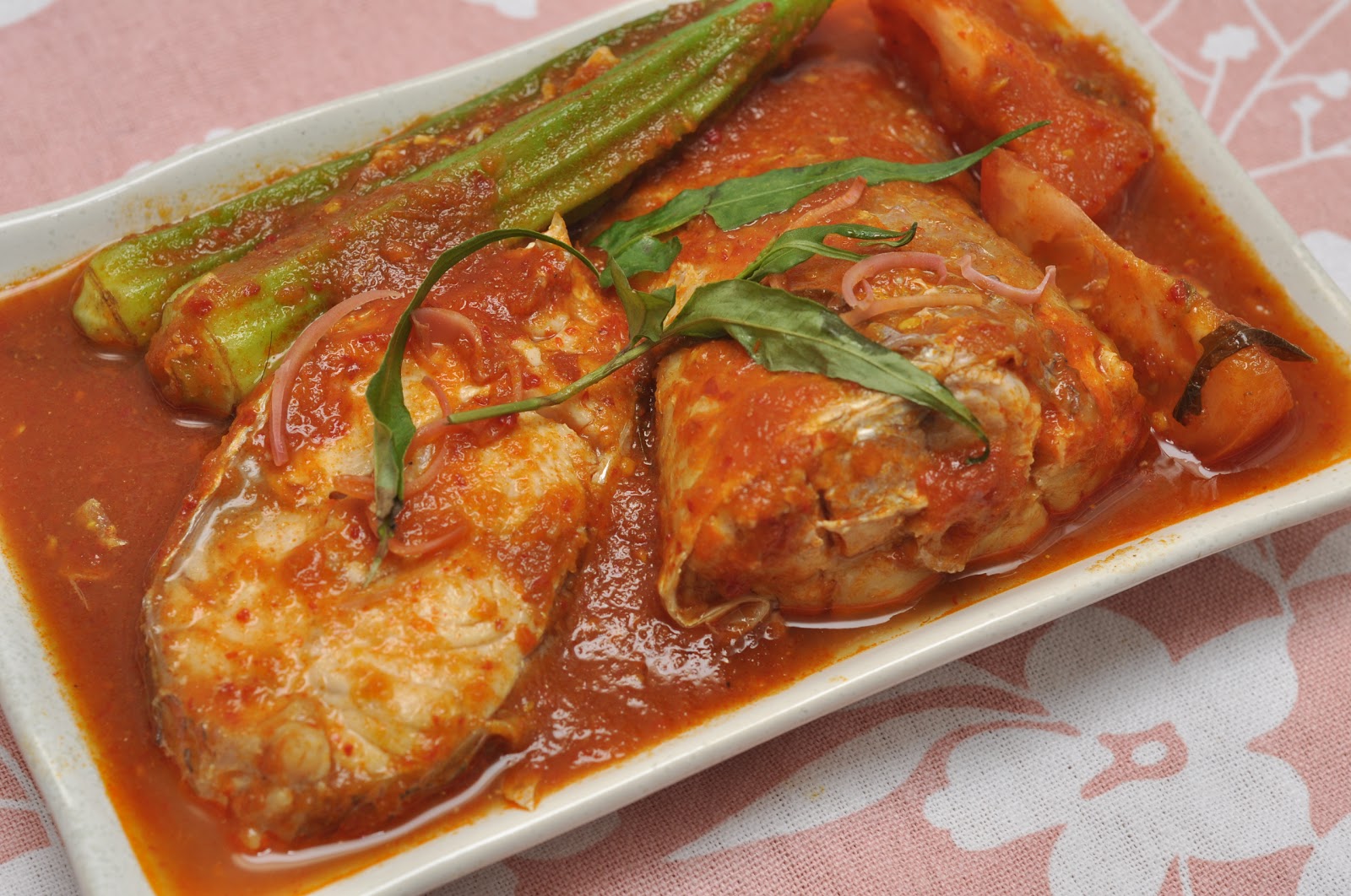 Veronica's Kitchen: Assam Pedas Ikan (sour fish curry)