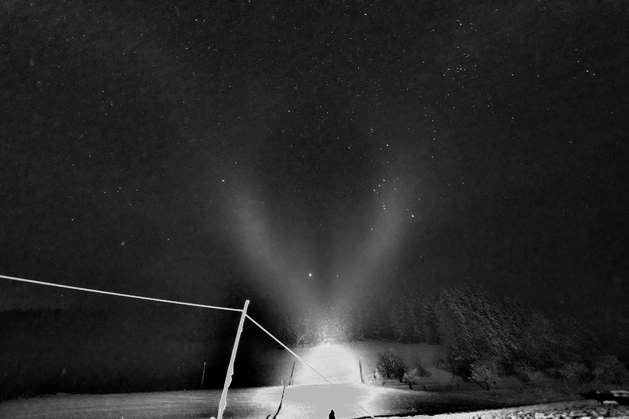 The Halo Vault: Spotlight display with diffuse and Tricker arcs