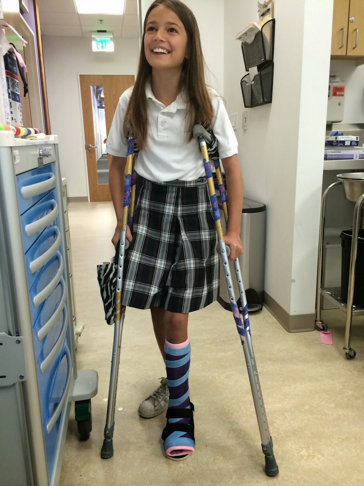 fibular hemimelia leg lengthening: Pin Removal and Walking Cast