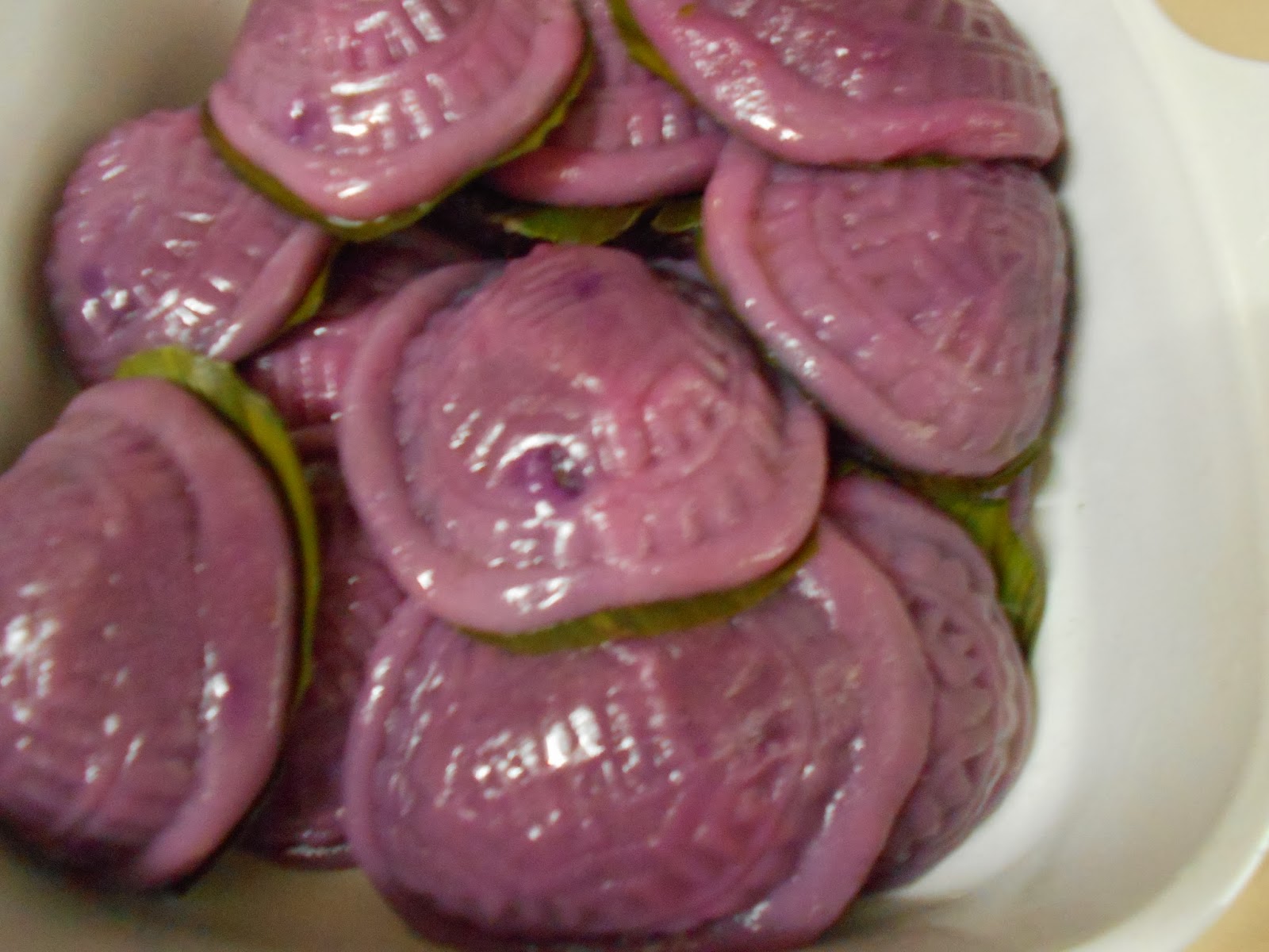 MY LITTLE KITCHEN: ANGKU KUIH (RED GLUTINUOS RICE CAKE)