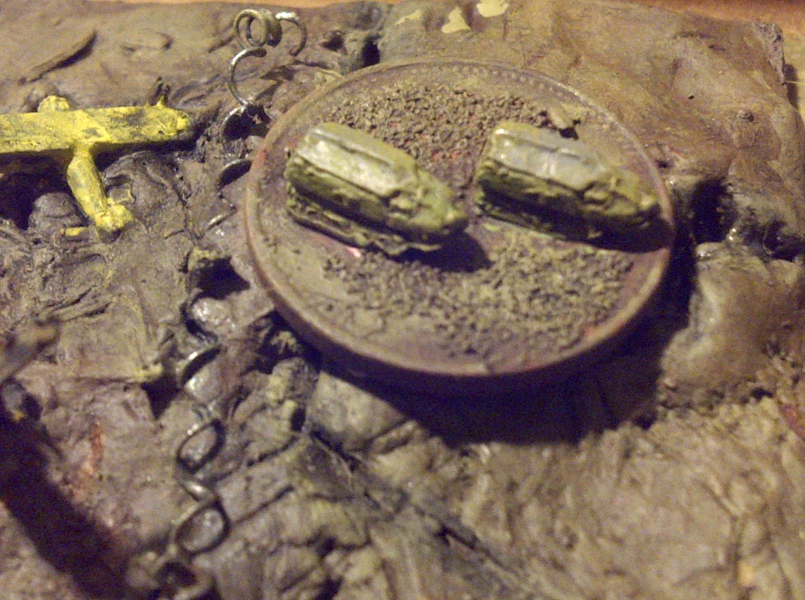 2mm Wargaming: 2mm WW1 tanks and a trench piece