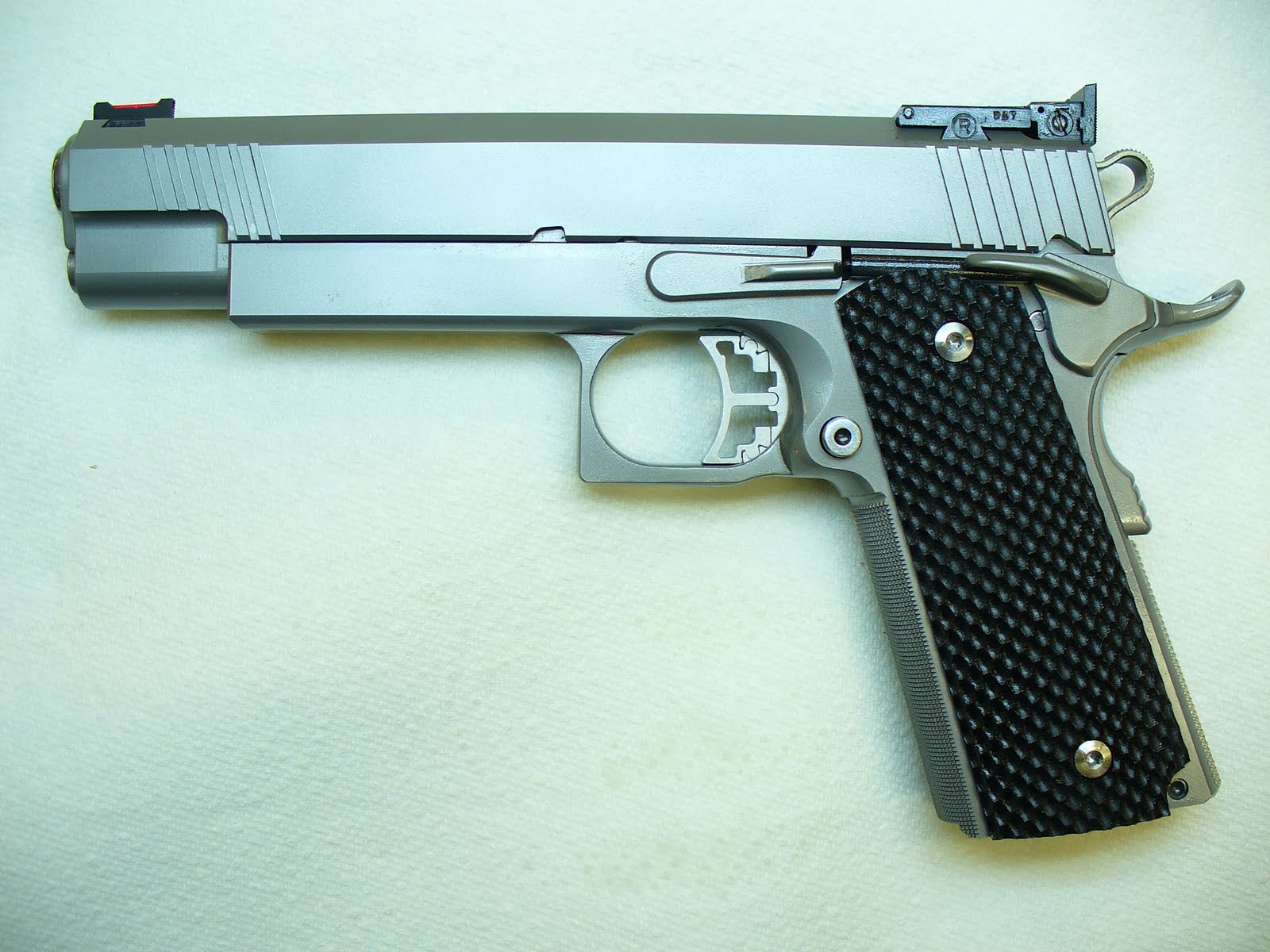 TACTICAL WAREFARE ARMORY: 1911-2011 PISTOLS