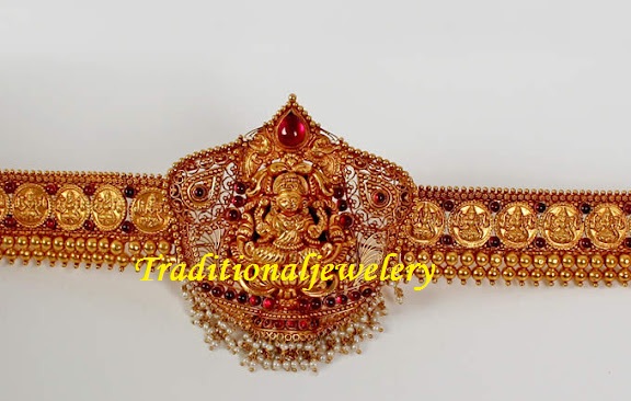 Gold - Women's Love: Antique Design Armlets with Ruby and pearls