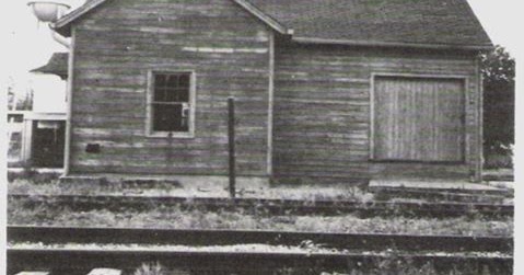 Towns and Nature: Patoka, IL: IC Depot, Class B