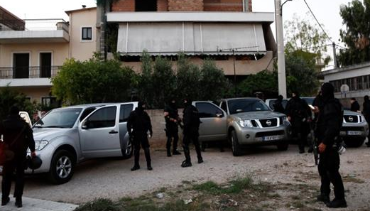 ΕΠΙΧΕΙΡΗΣΗ ΤΗΣ ΕΛΑΣ ΣΕ ΚΑΤΑΥΛΙΣΜΟ ΡΟΜΑ ΣΤΗ ΘΕΣΣΑΛΟΝΙΚΗ - 5 ΣΥΛΛΗΨΕΙΣ ...