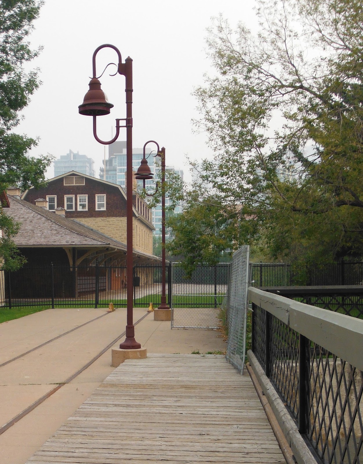 Walking Calgary: Lindsay Park