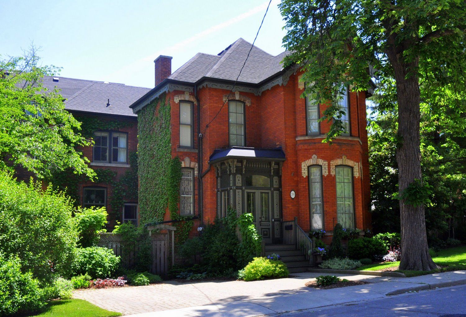 FRESH BRICK: RUTHERFORD HOUSE