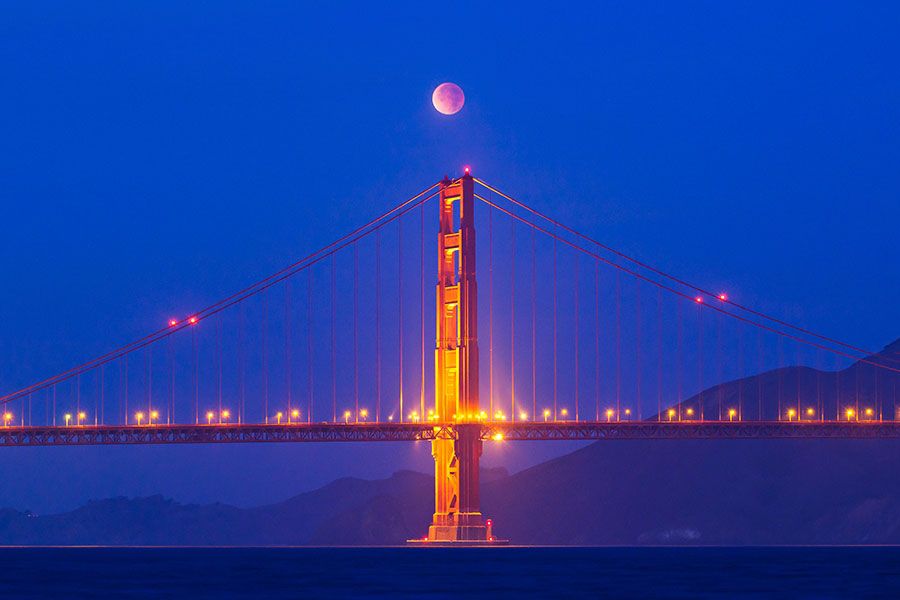 Green Dune: Total lunar eclipse of December 10 2011