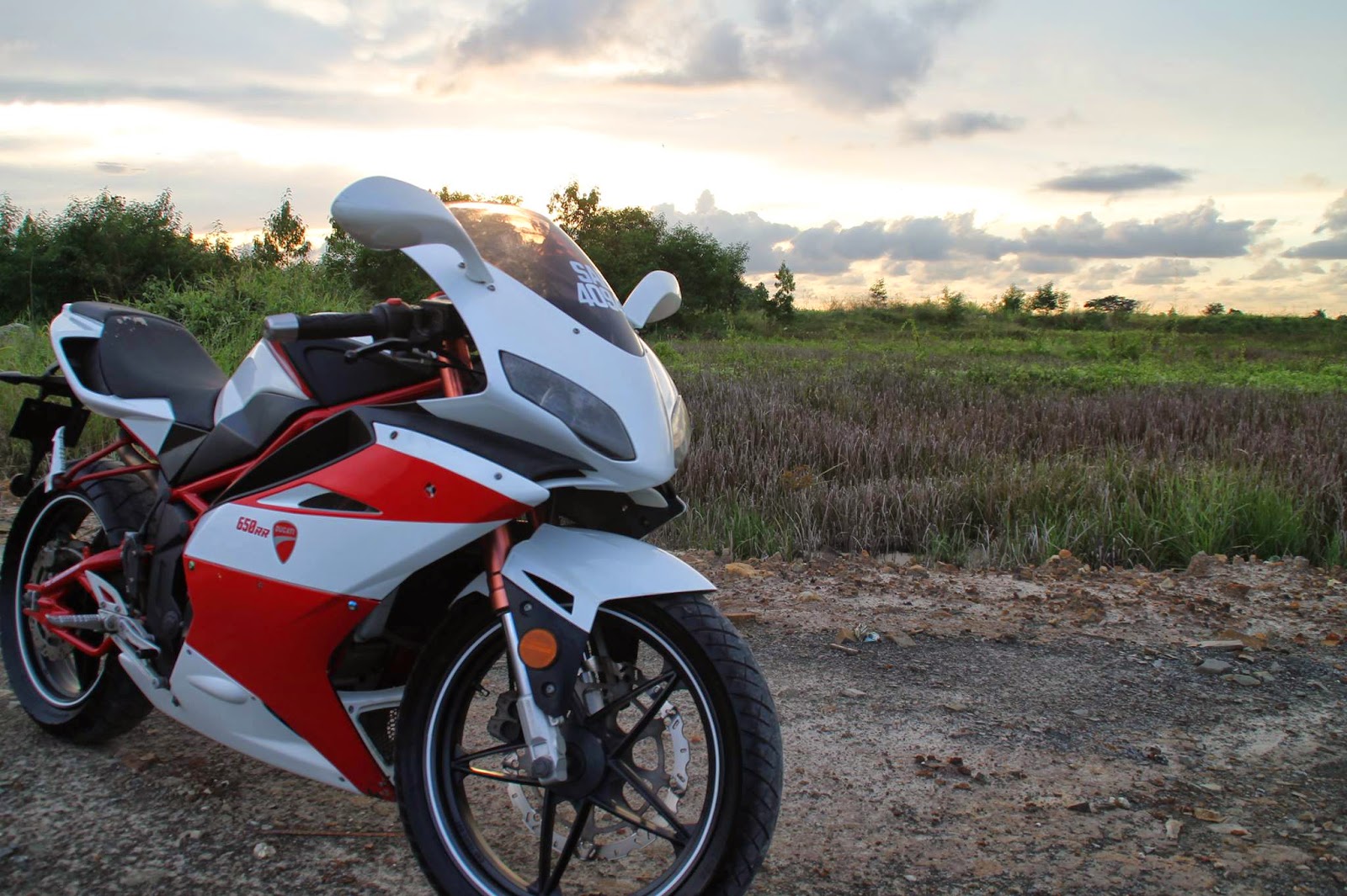 Ray Superbike: REVIEW: Megelli 250RR Pros and Cons