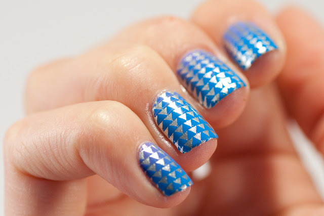 Triangle pattern nails - May contain traces of polish