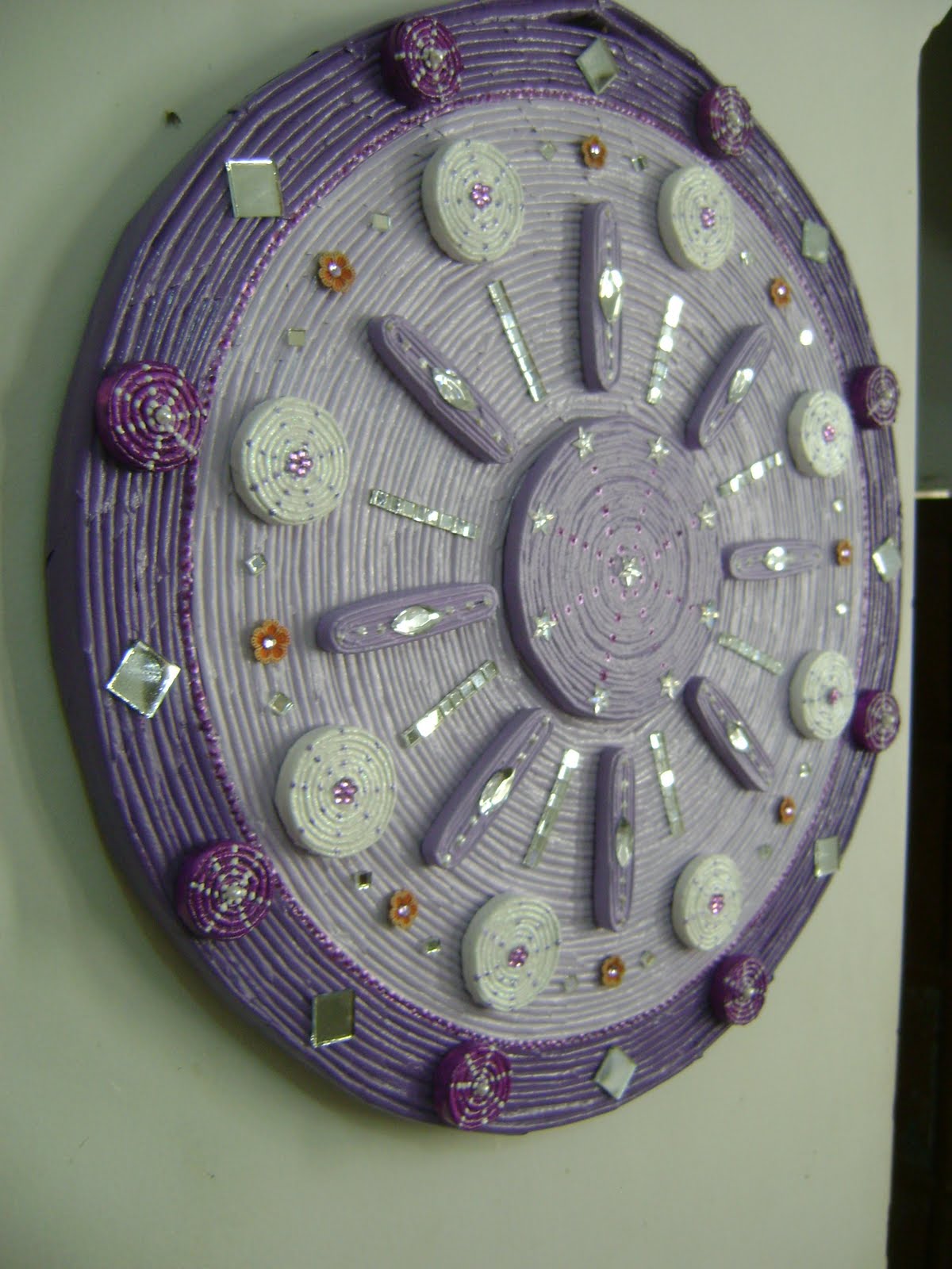 ElianeArtDecor Mandalas: Mandalas com material reciclado