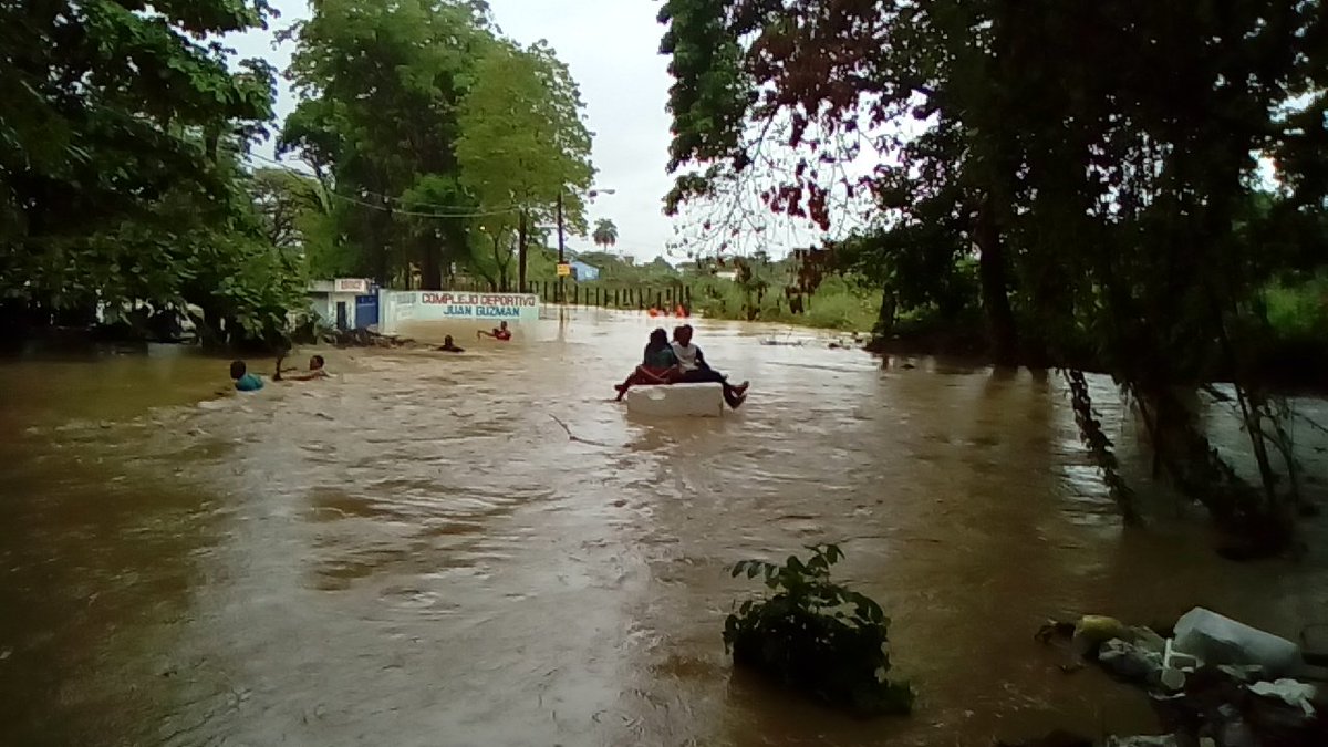 Intensas lluvias mantienen incomunicados sectores de Manoguayabo ...