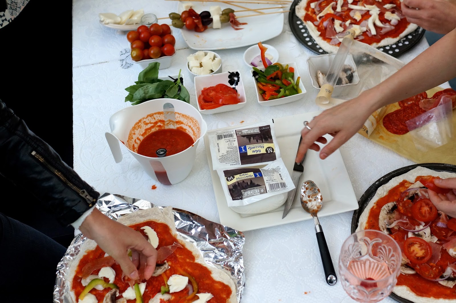 Emtalks: Girls Night In Ideas: Homemade Healthy Pizzas
