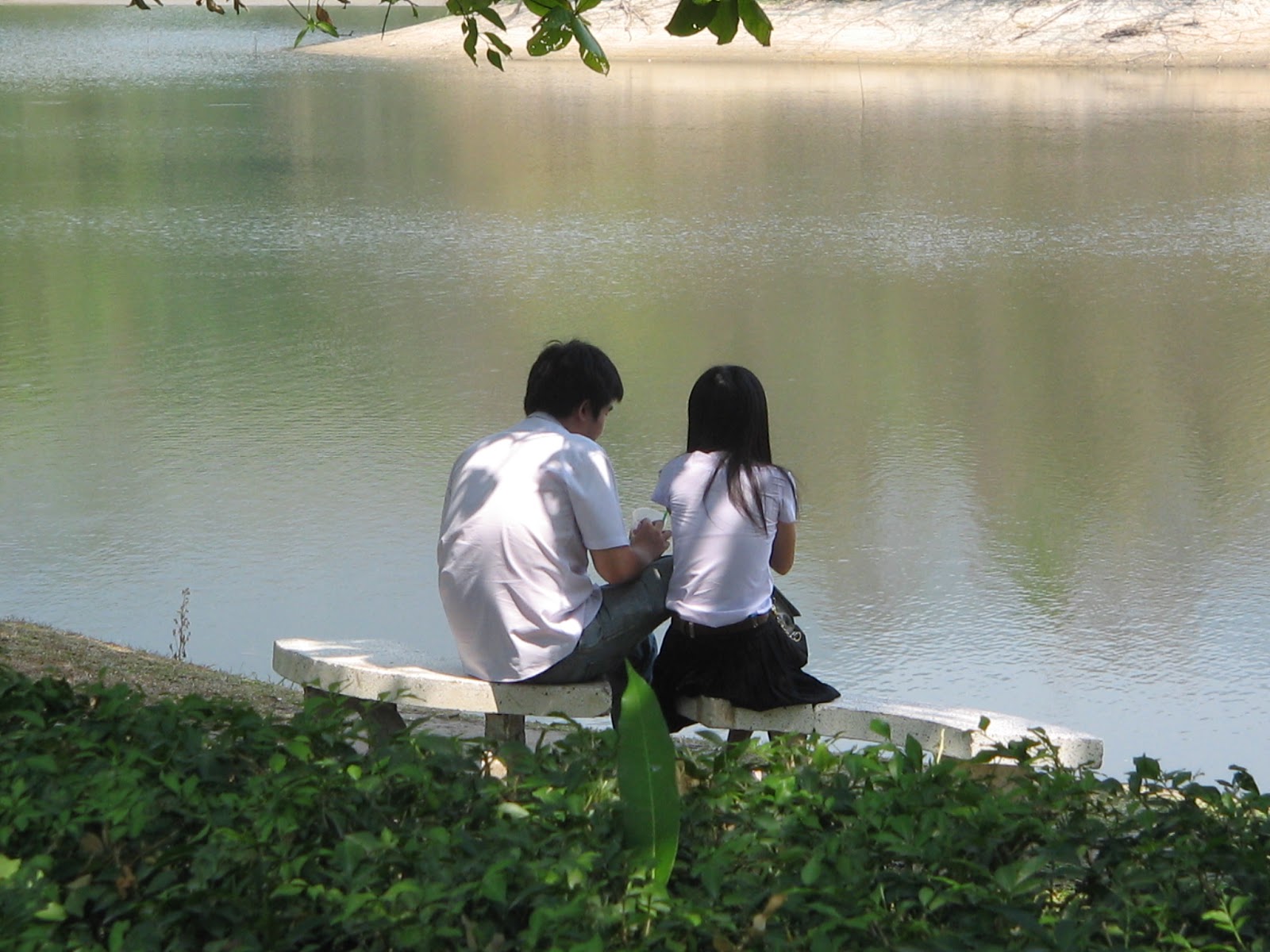 Gambar Wallpaper Orang Pacaran