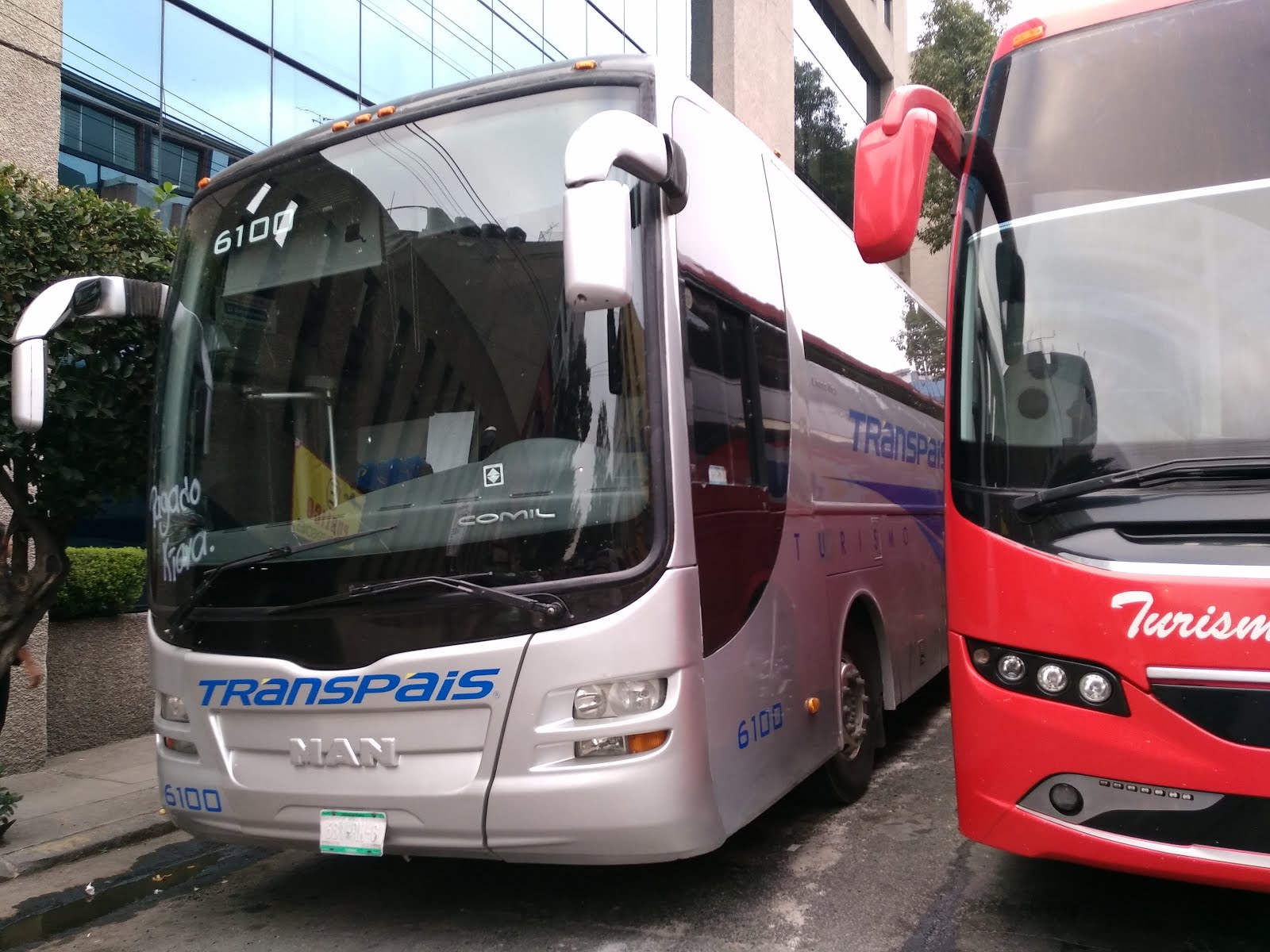 Foto inedita de un Man Comil Lions en transpais