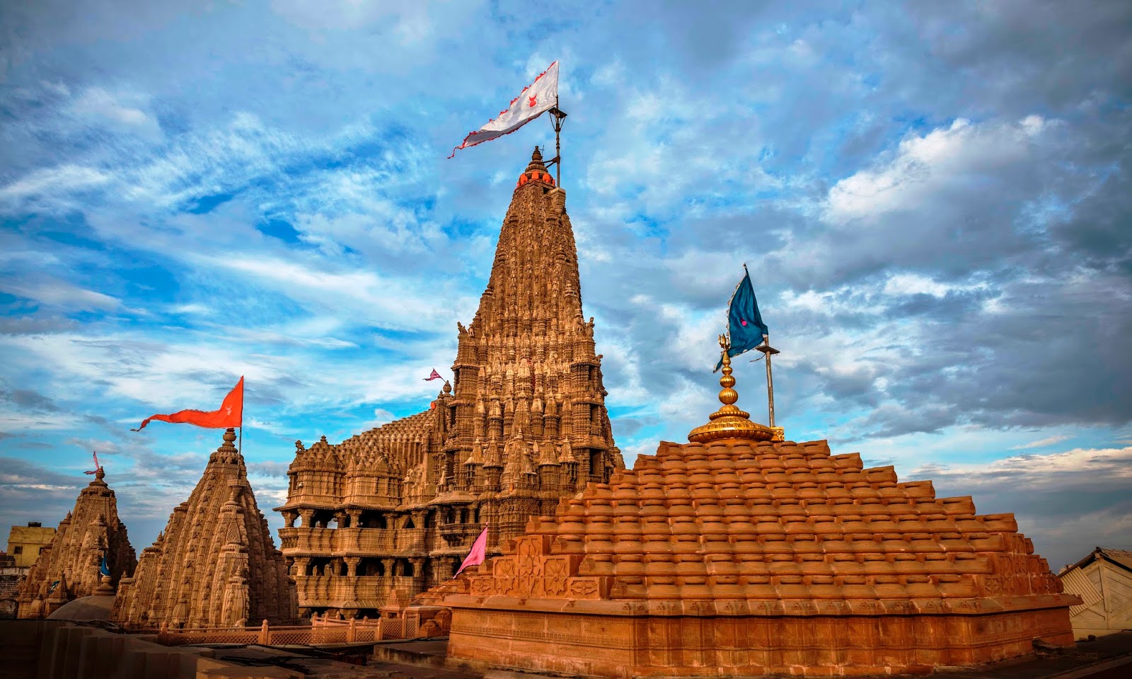 Dreams of Kailash (Travel Lover): Gujrat Yatra : Dwarkadhish Temple ...