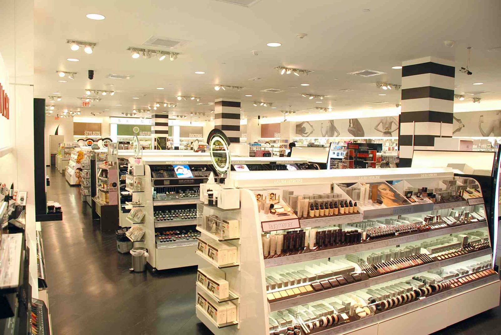 LA MAQUILLAJERÍA: PERFUMERÍAS SEPHORA