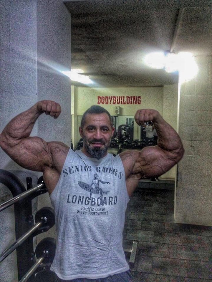 Muscle Lover: Turkish bodybuilder Murat Belen