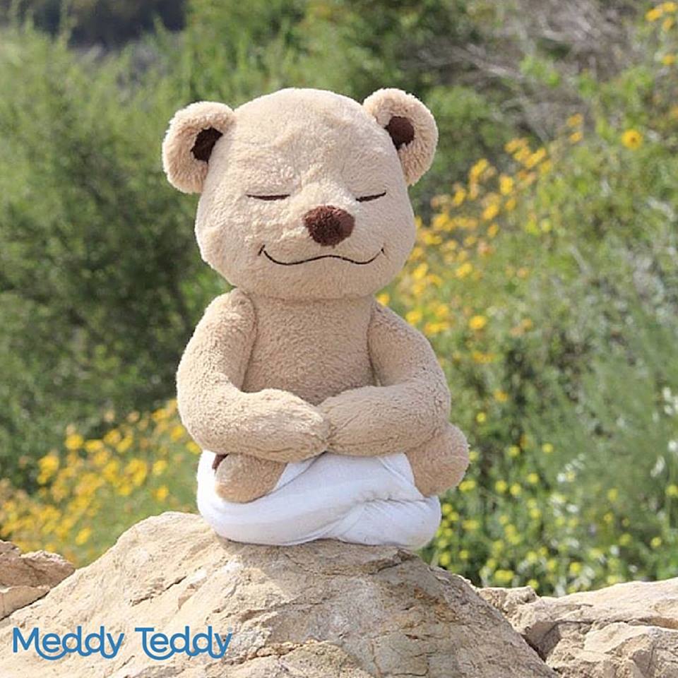 Kids Yoga Daily: Cuddle me yoga!