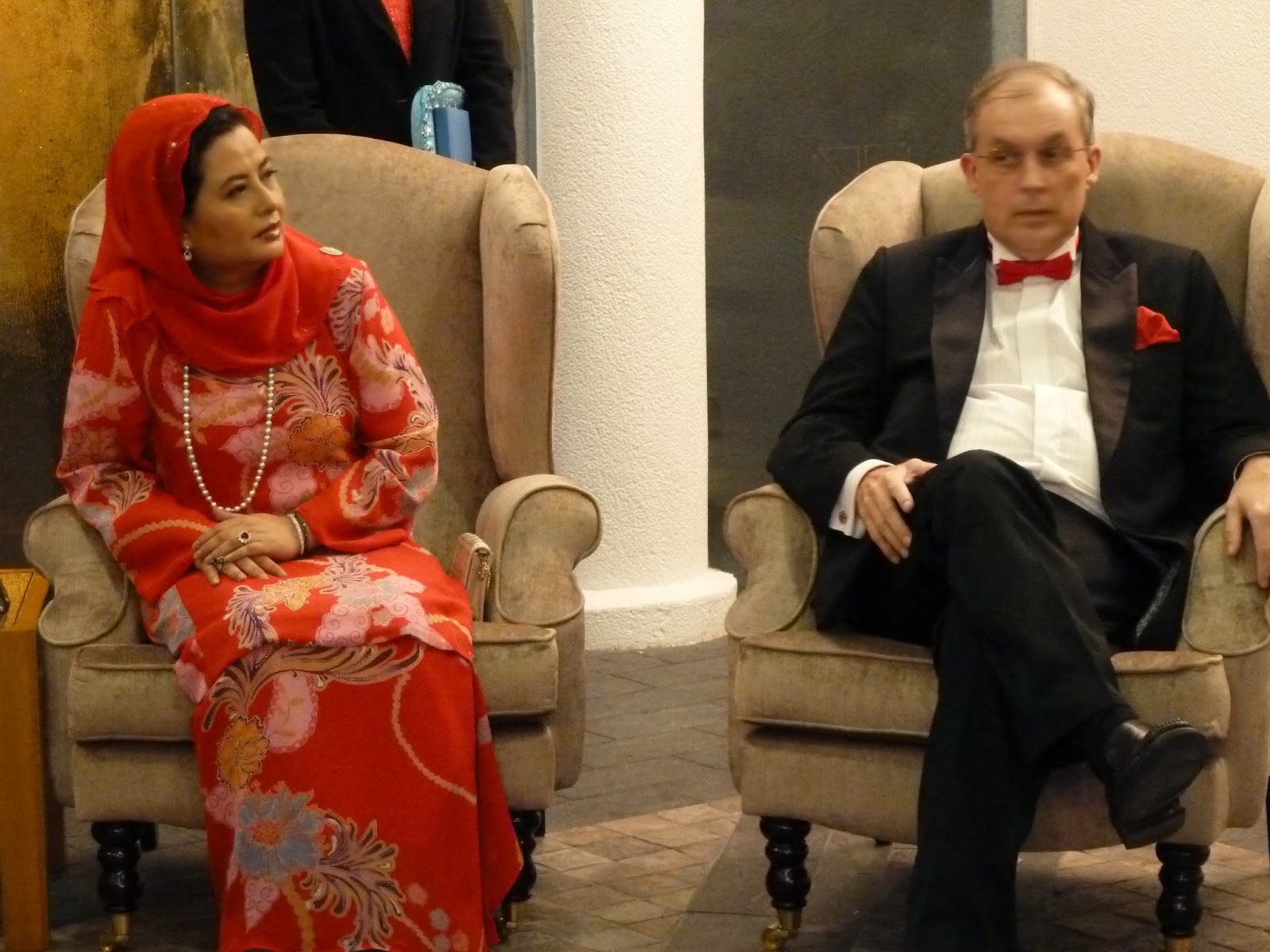 Kee Hua Chee Live!: GAIL FEATHERSTONE, WIFE OF BRITISH HIGH ...