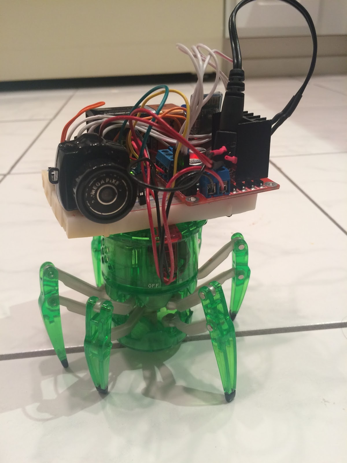 Spybot Robot espia controlado por Bluetooth y android - Atomo Technologies