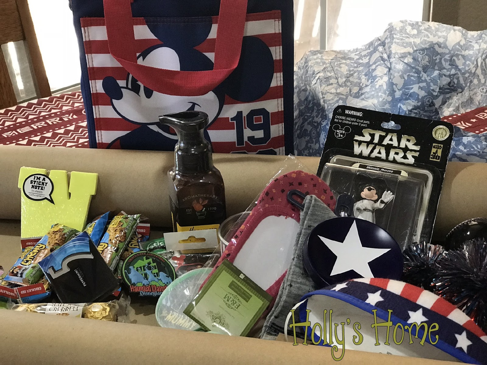 HollysHome Family Life: Disney Survival Kit with free gift tag printouts