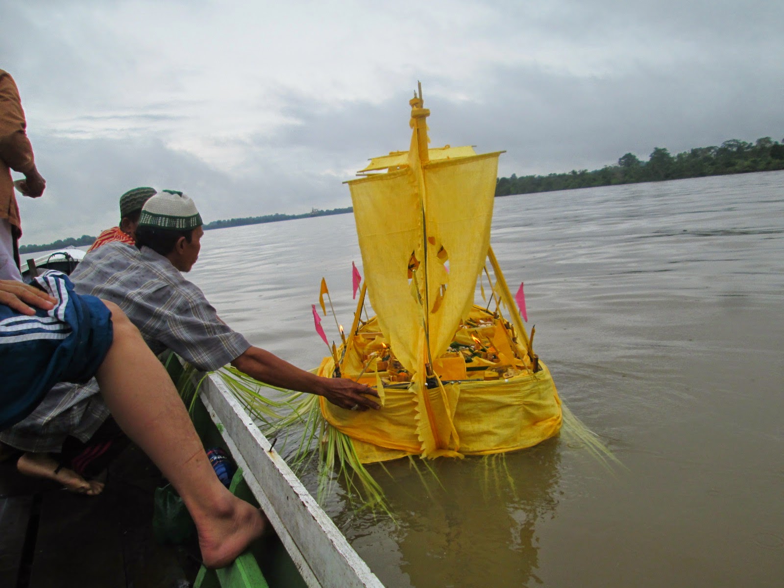 Adat dan Ritual Kampung Bebanir Bangun "Bagawai Uwat" - Seputar Berau