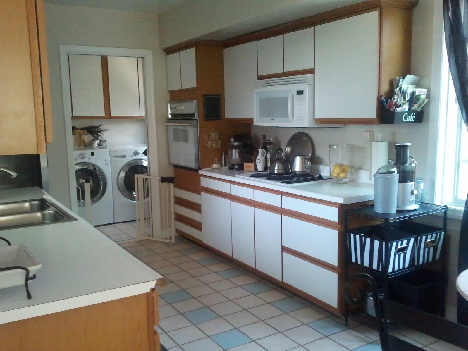 Petite Maison De Plage: HGTV's Room Crashers with Todd Davis