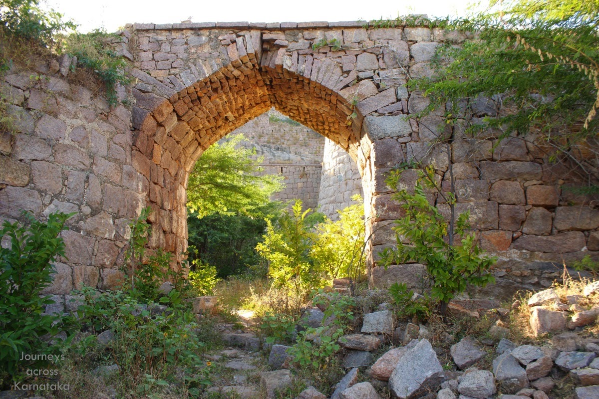 Journeys across Karnataka: Shahapur fort - part 1