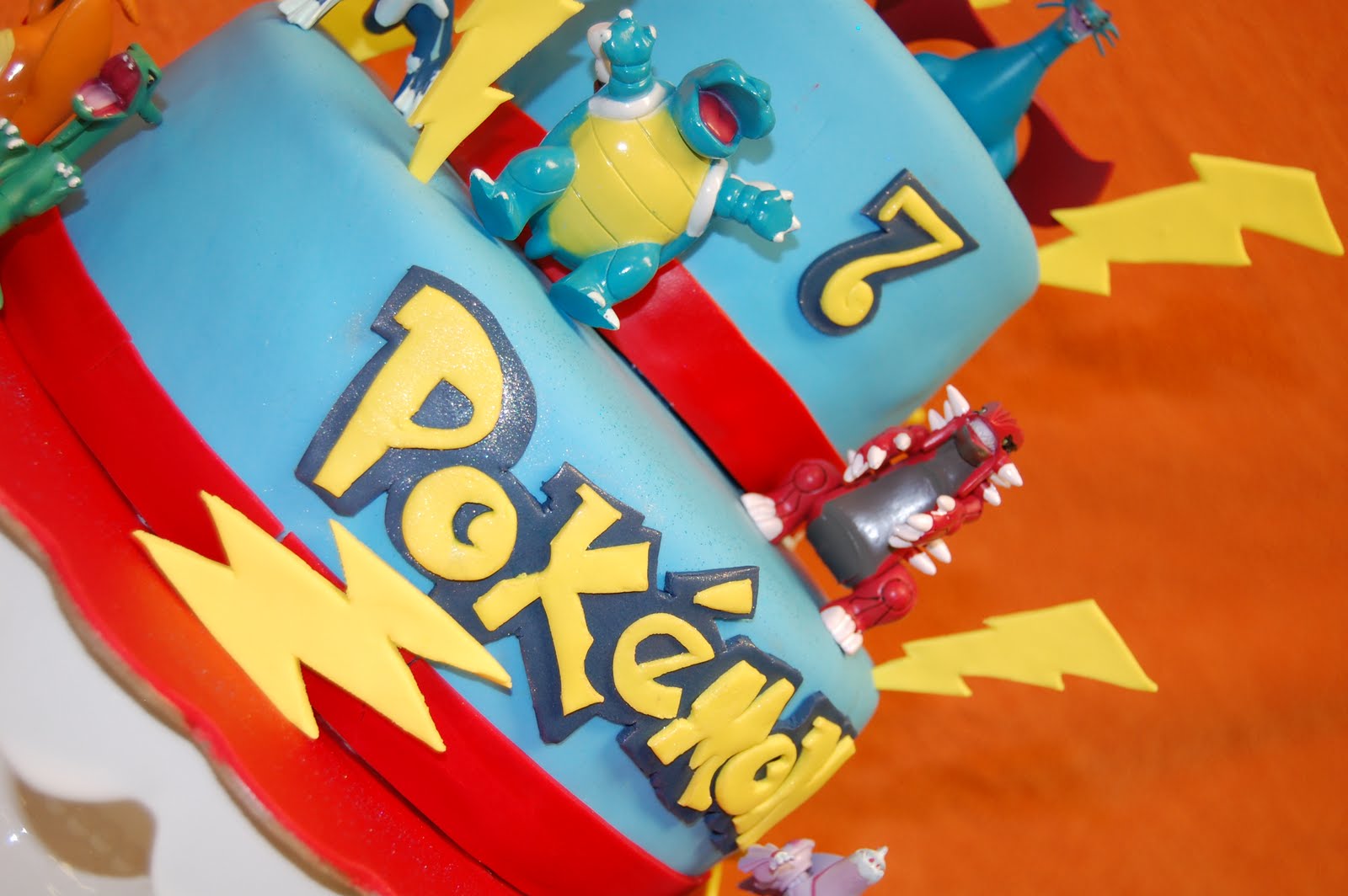 CUSTOMISED CAKES BY JEN: Pokemon Cake