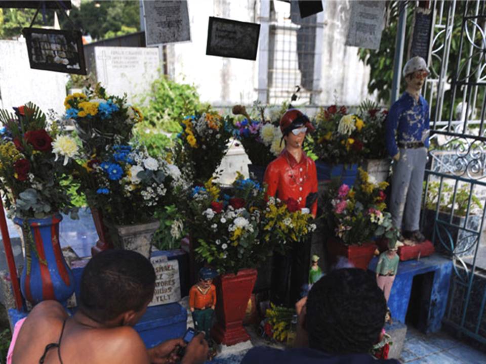 MARIA LIONZA, GUAICAPURO Y EL NEGRO FELIPE: LA CORTE MALANDRA VENEZOLANA