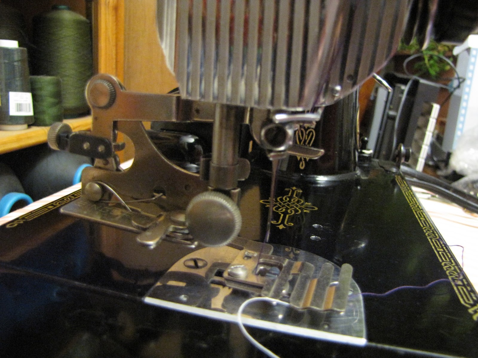 MYFAVORITEVINTAGESEWINGMACHINES.blogspot.com: SINGER FASHION AIDS ...