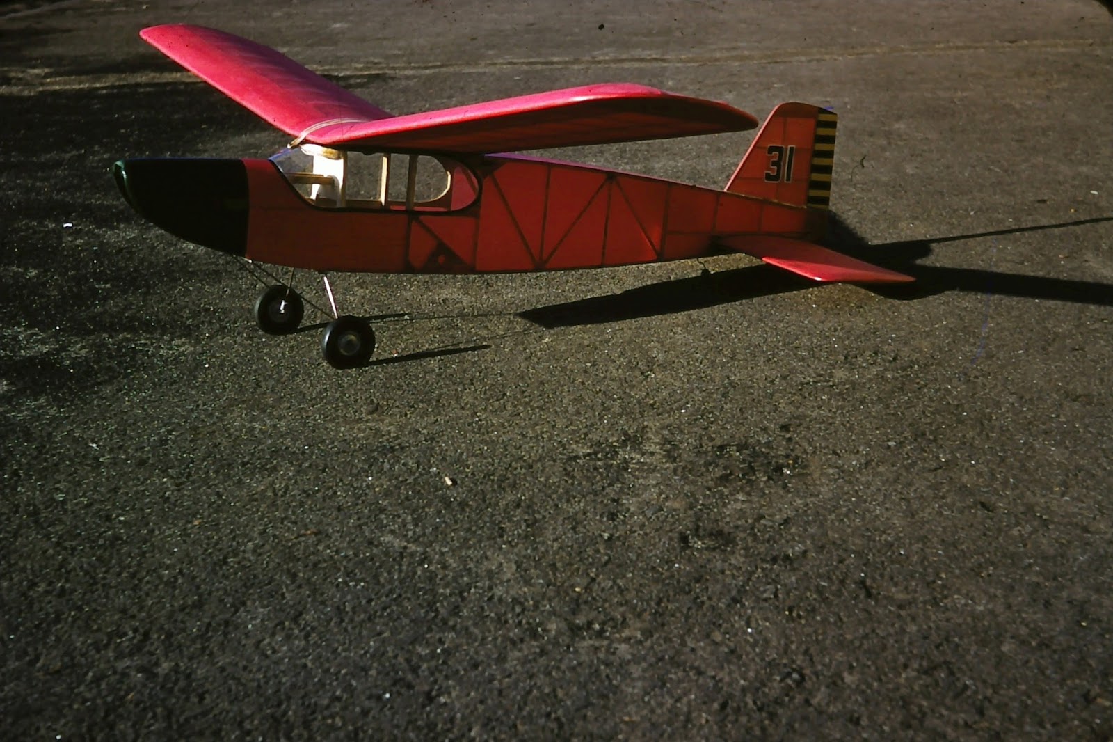 Full Circle Flyers: Hearn's Hobbies Memorabilia