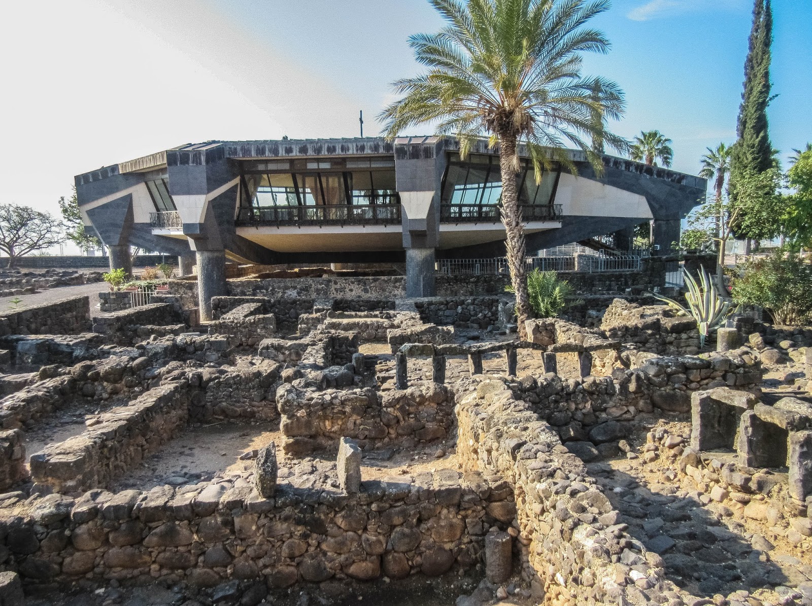 Cannundrums: Capernaum - Synagogue and House of Peter