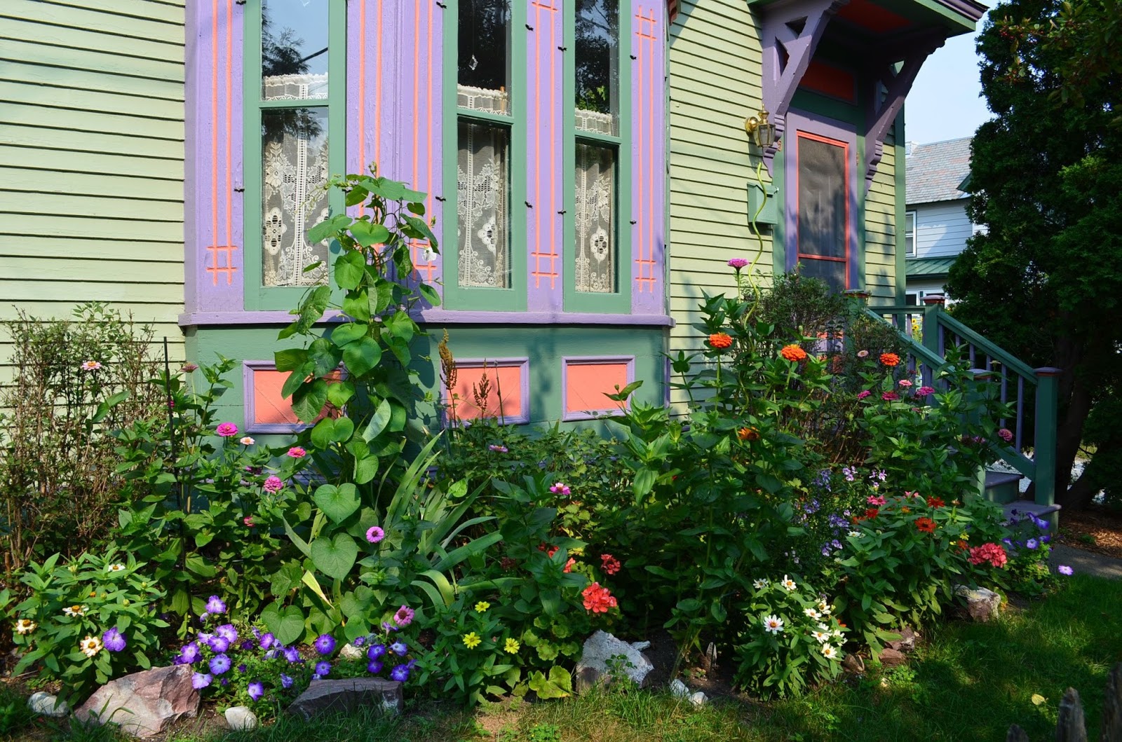 Henry Glass Fabrics: Designer Spotlight - Meet Debi Hron