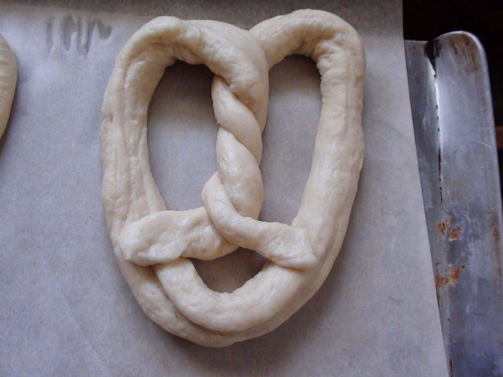 zsuzsa is in the kitchen: HUNGARIAN PRETZELS – SÓS PEREC