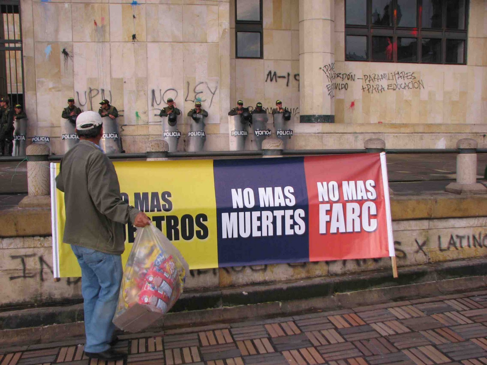 Mike's Bogota Blog: No More FARC!