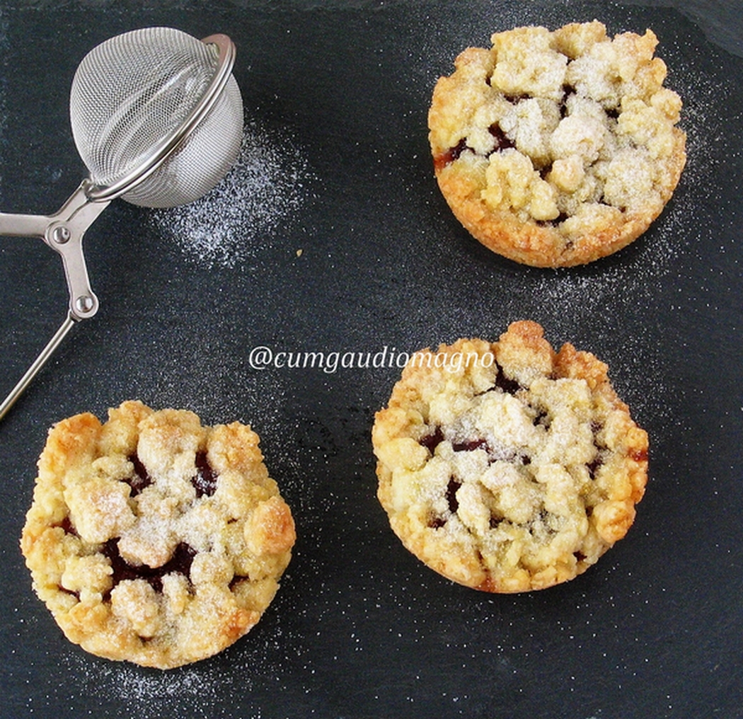 Cum Gaudio Magno: Crostatine sbricioline ai mirtilli rossi