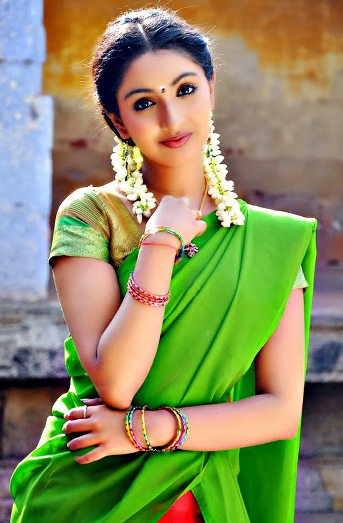 CAP: Uthara Unni Cute Images in Half Saree