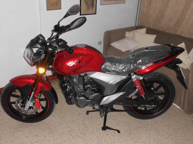 Keeway RK V 200 Naked