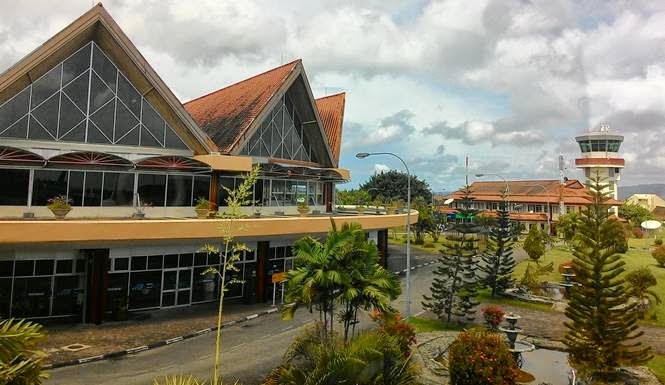 Foto Indah Pesawat Batik Air dan Bandara Pattimura