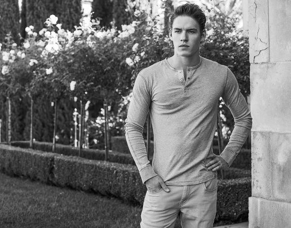 VJBrendan.com: This is Tyler Clinton, His Aunt Hillary is Running For ...