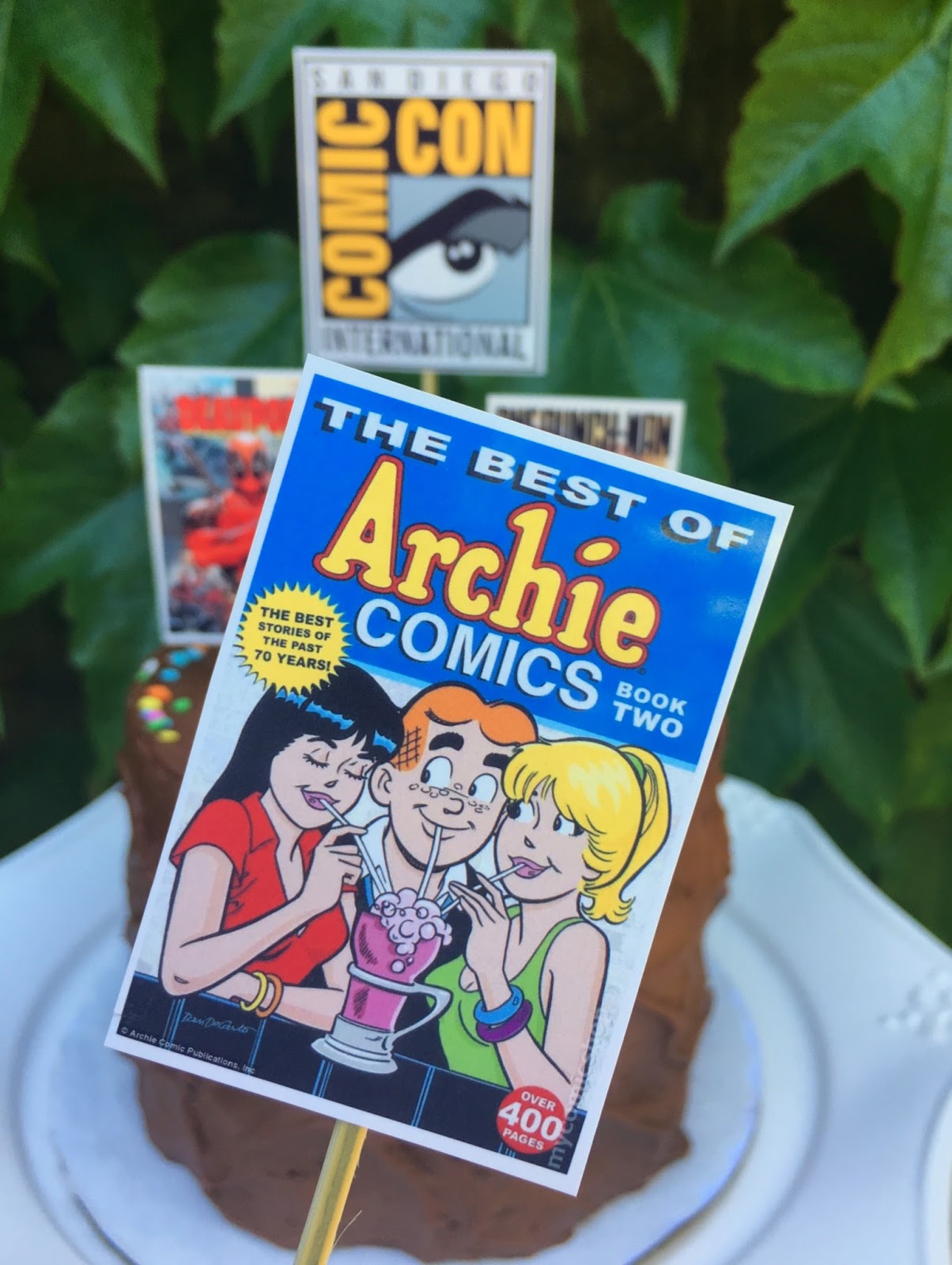 Jac o' lyn Murphy: Comic Cake!