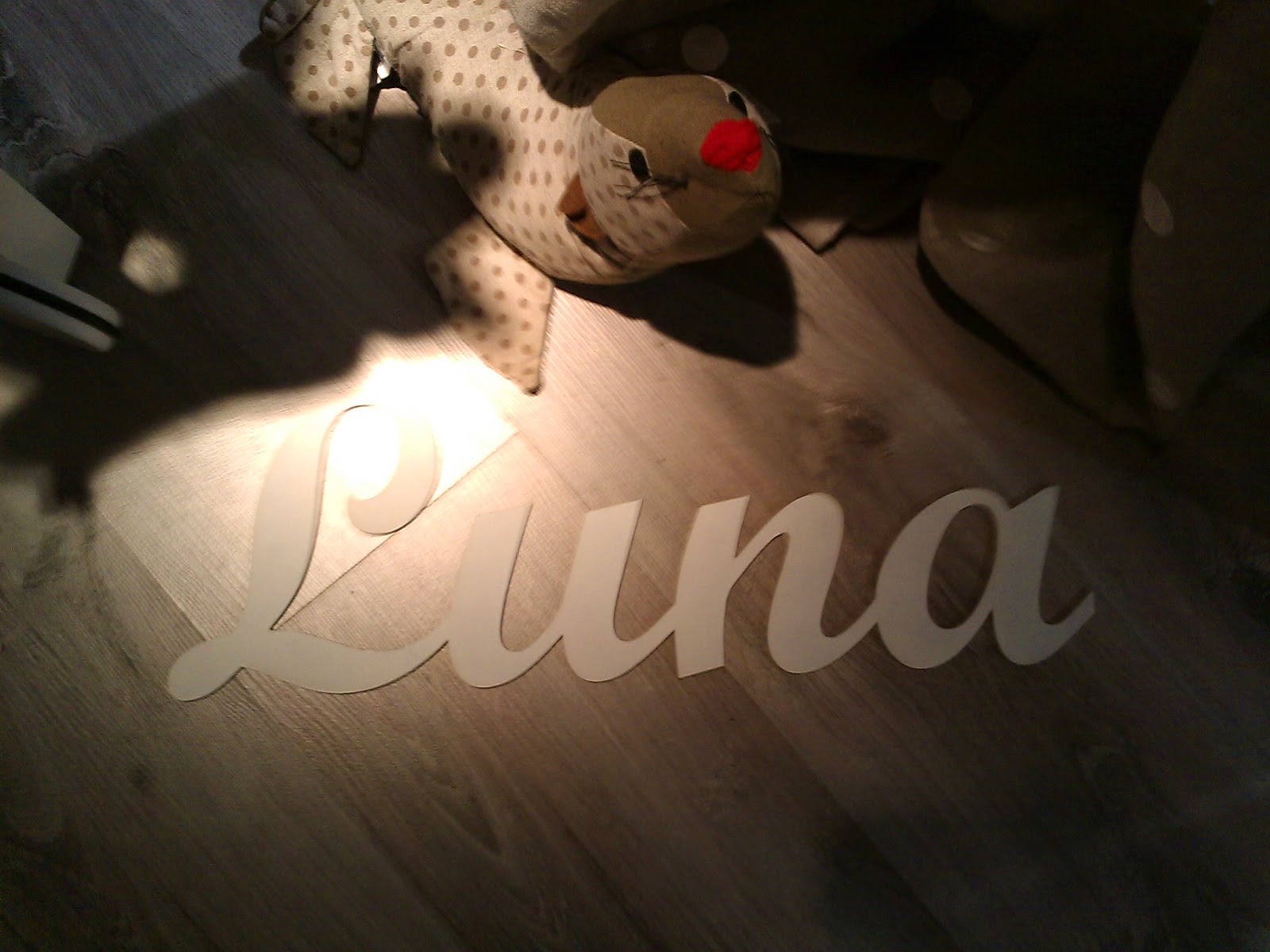 El Taller de Cayetana: NOMBRE LUNA CON LETRAS ENTRELAZADAS